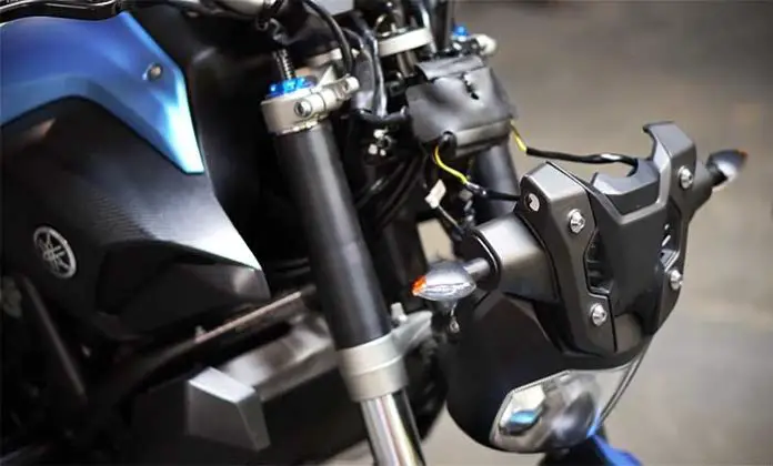 Yamaha MT-07 LED Headlight Upgrade Procedure DIY. - Not Sealed